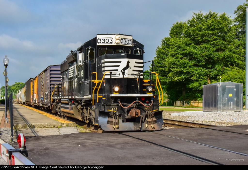 NS 3303 / SD40-2 leading a local mixed freight train